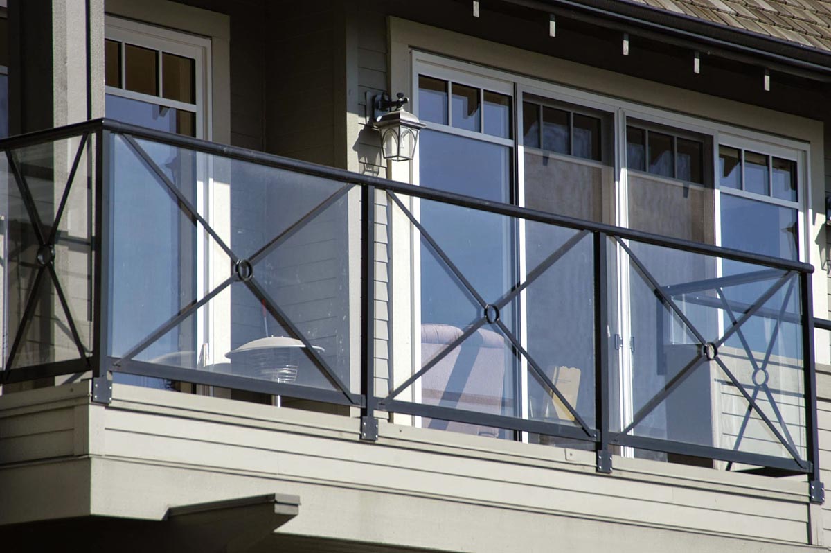 Custom Railing Solutions in Midwest USA - Get a Quote Today