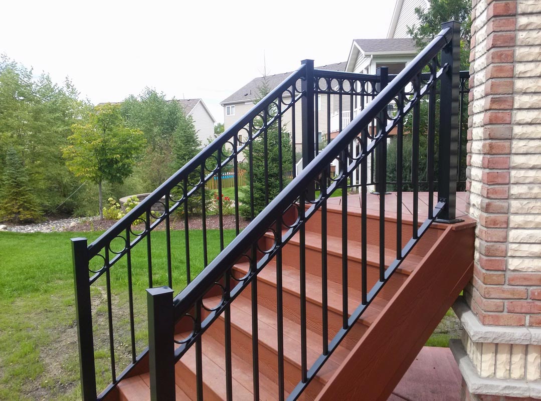 Custom Railing Solutions in Midwest USA - Get a Quote Today